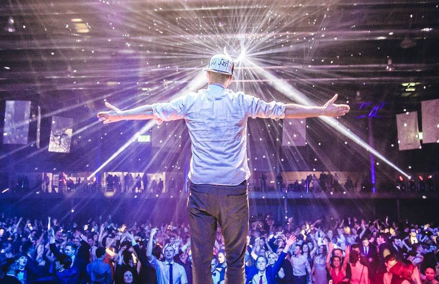 Profesionální DJ na party